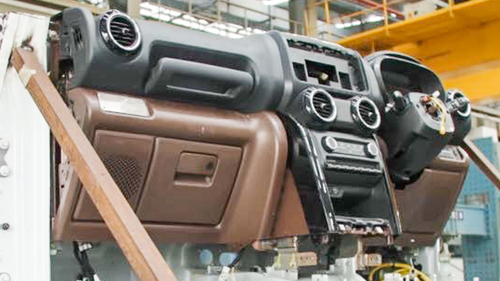 Thar 5-Door: Elegant Dashboard Upgrade